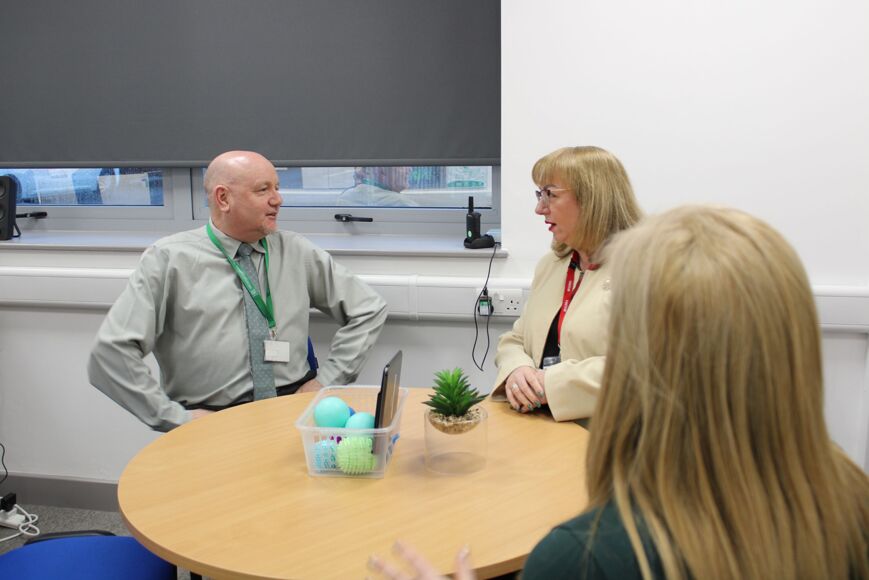 Sharon Hodgson MP Visits Harry Watts Academy - Latest News - Harry ...
