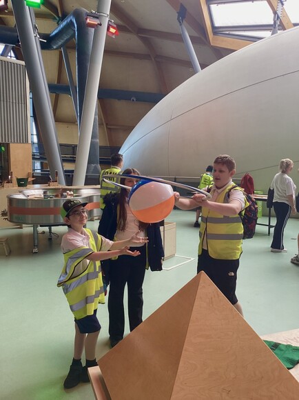 A Super Science Day - Latest News - Harry Watts Academy